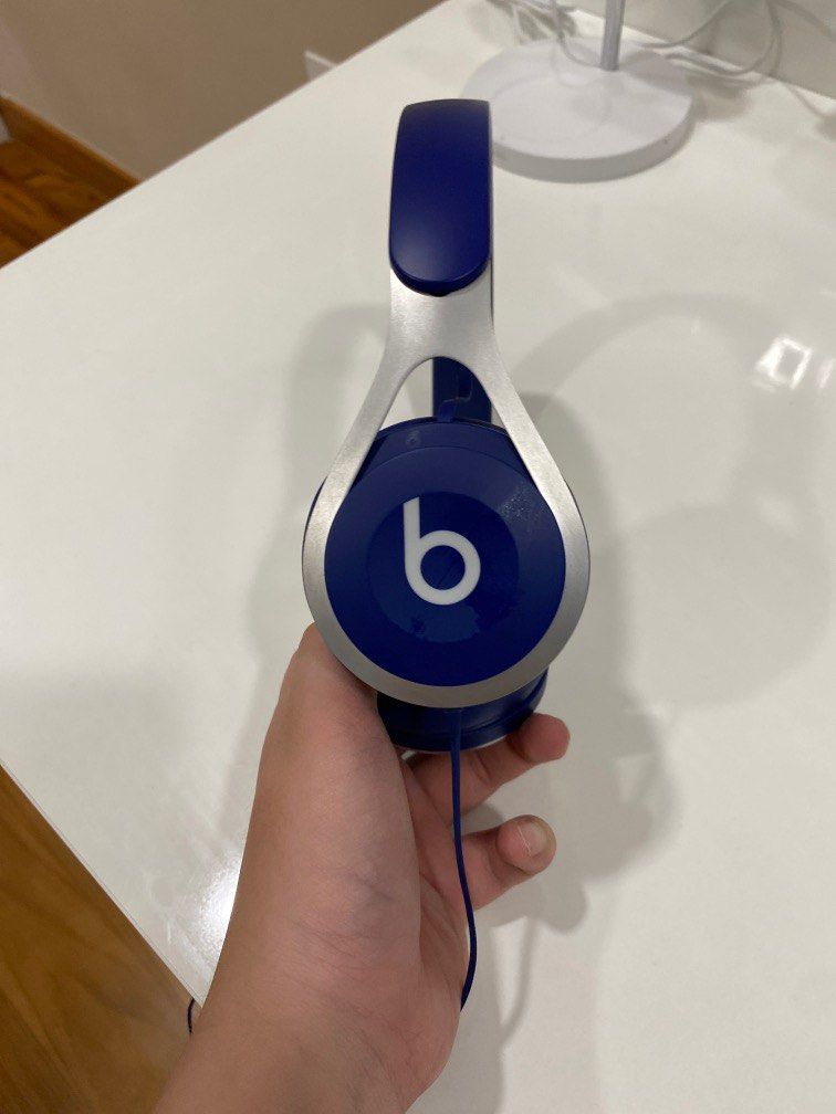 beats wired headphones, Audio, Headphones & Headsets on Carousell