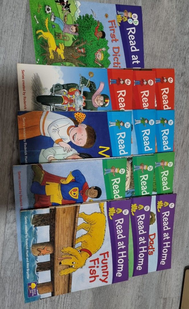 Biff Chip and Kipper Books Set 2, Hobbies & Toys, Books & Magazines ...