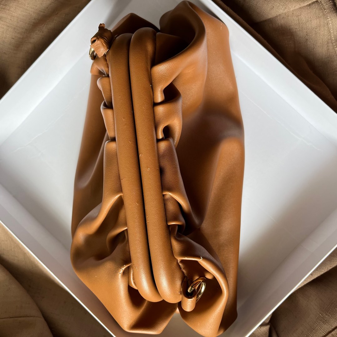 Bottega Dumpling Bag DUPE with Strap in Caramel, Women's Fashion, Bags ...