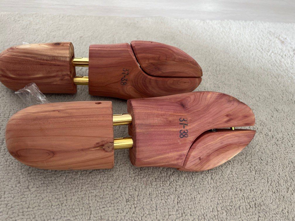 Cedar Wood Shoe Tree, Men's Fashion, Footwear, Shoe inserts ...