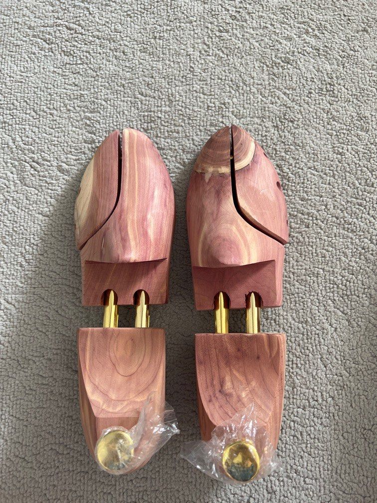 Cedar Wood Shoe Tree, Men's Fashion, Footwear, Shoe inserts ...
