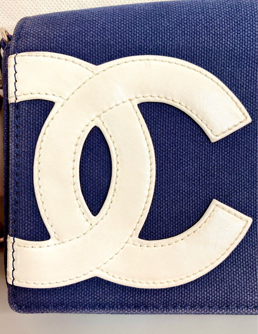 Chanel No 5 Choc Bar Shoulder Bag, Women's Fashion, Bags & Wallets, Shoulder Bags on Carousell