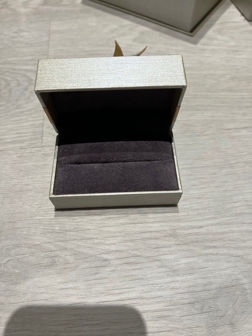 Couple ring/ wedding band box, Women's Fashion, Jewelry & Organisers ...