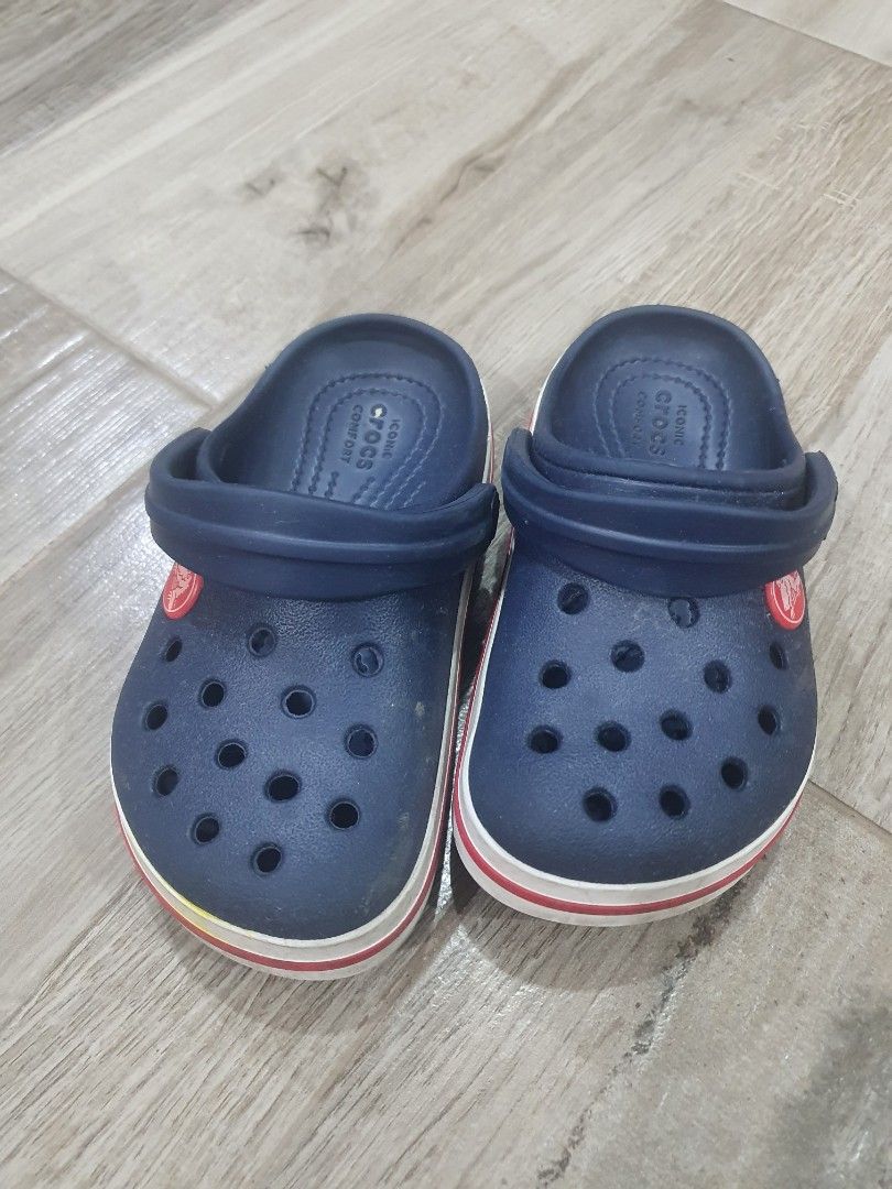 Crocs kids on Carousell