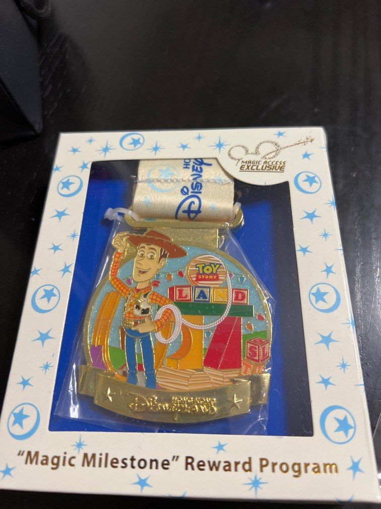 Disney pins & Magic Milestone, 其他, 其他 - Carousell