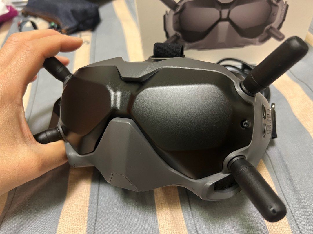DJI FPV Goggle V1 98%new, 興趣及遊戲, 玩具 & 遊戲類 - Carousell