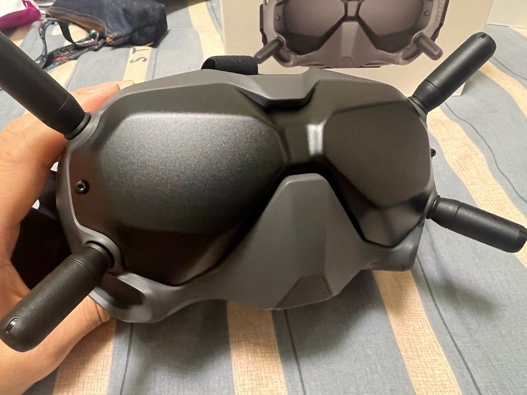 DJI FPV Goggle V1 98%new, 興趣及遊戲, 玩具 & 遊戲類 - Carousell