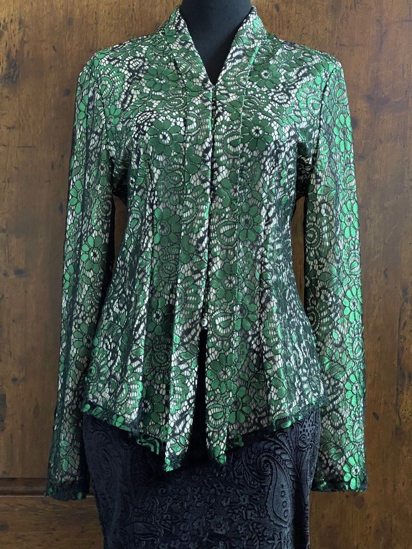 Emerald green kebaya set, Women's Fashion, Muslimah Fashion, Baju ...