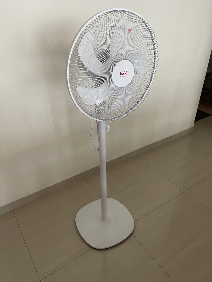 EuropAce 14" White Stand Fan with 3 Convertible Height & 5 Blades - ESF ...