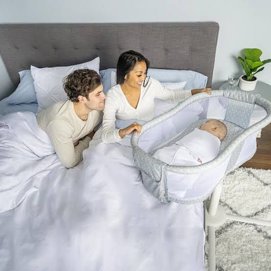 Halo bassinet (Essentia series), Babies & Kids, Baby Nursery & Kids ...