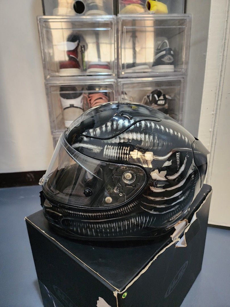 HJC Rpha 11 Aliens Fox Limited Edition, Motorbikes, Motorbike Parts ...