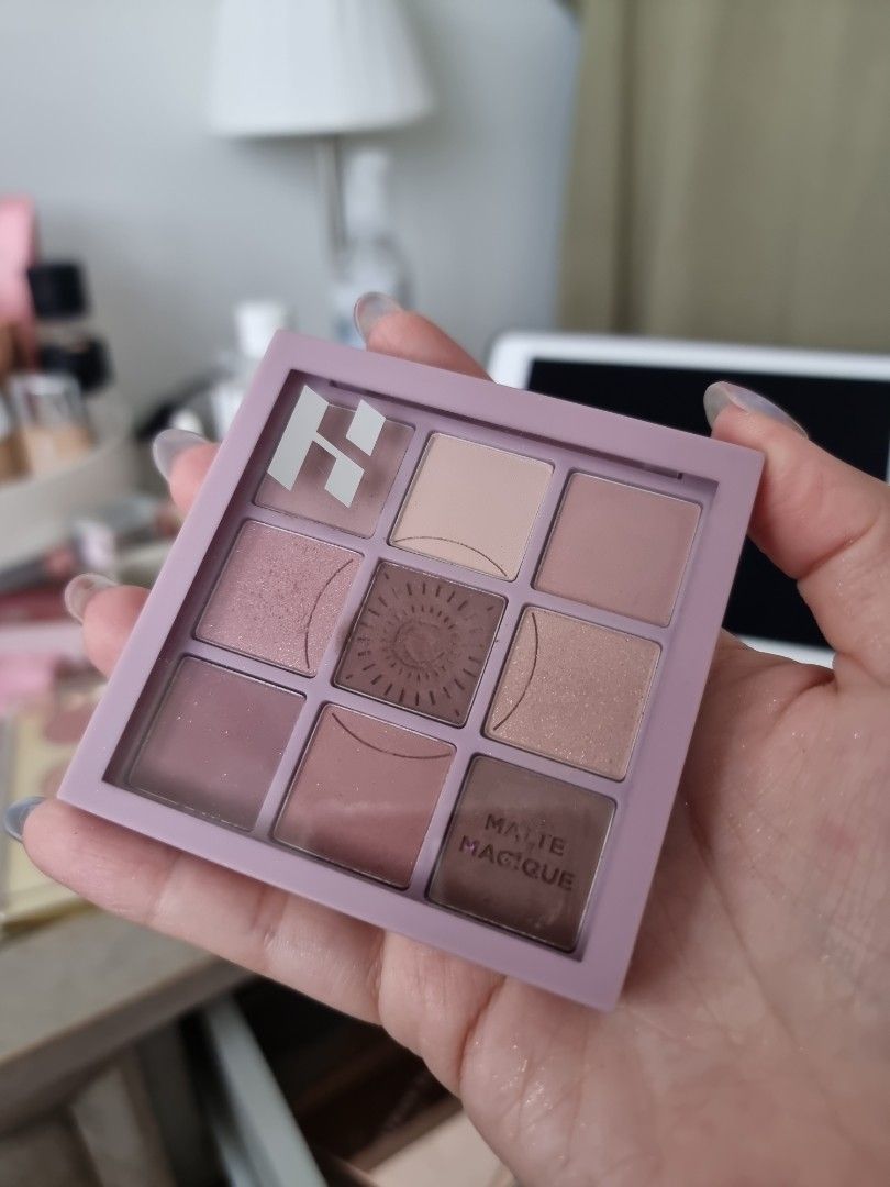 Holika Holika Moony Eyeshadow Palette, Beauty & Personal Care, Face ...