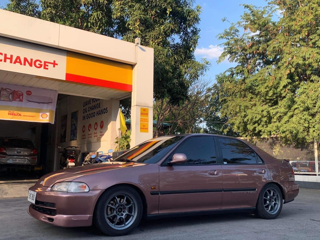Honda Civic ESI Manual on Carousell