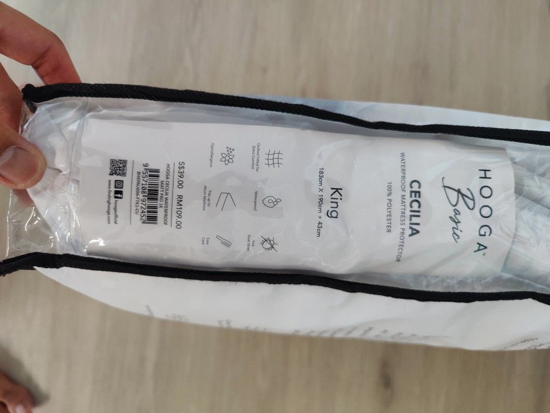 Hooga Basic mattress protector King, Furniture & Home Living, Bedding ...