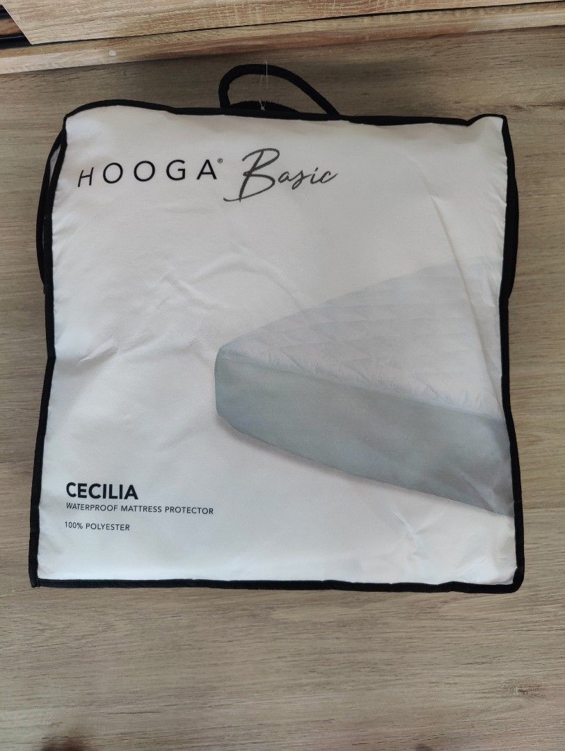 Hooga Basic mattress protector King, Furniture & Home Living, Bedding ...