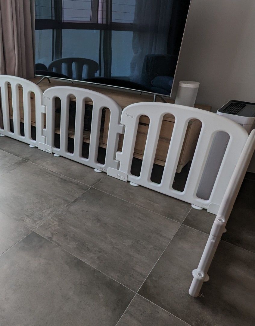 iFam kids barrier playpen, Babies & Kids, Baby Nursery & Kids Furniture ...