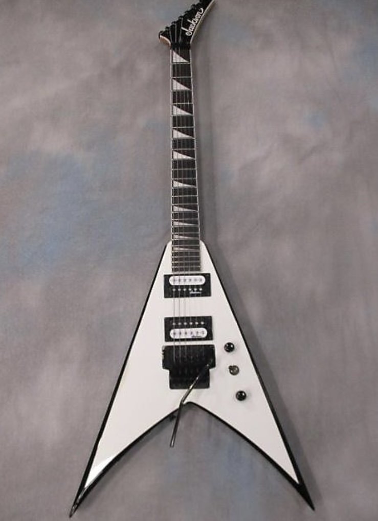 Jackson JS32 King V with Floyd rose, Hobbies & Toys, Music & Media ...