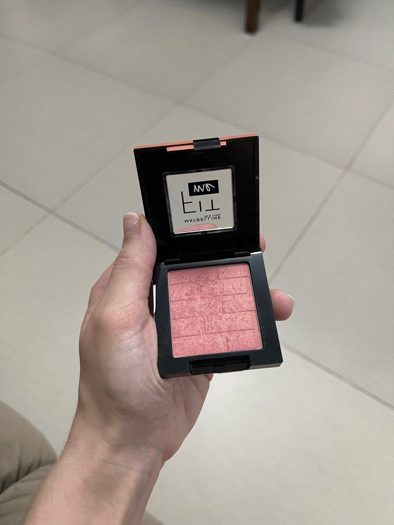 Maybelline blush in hopeful on Carousell
