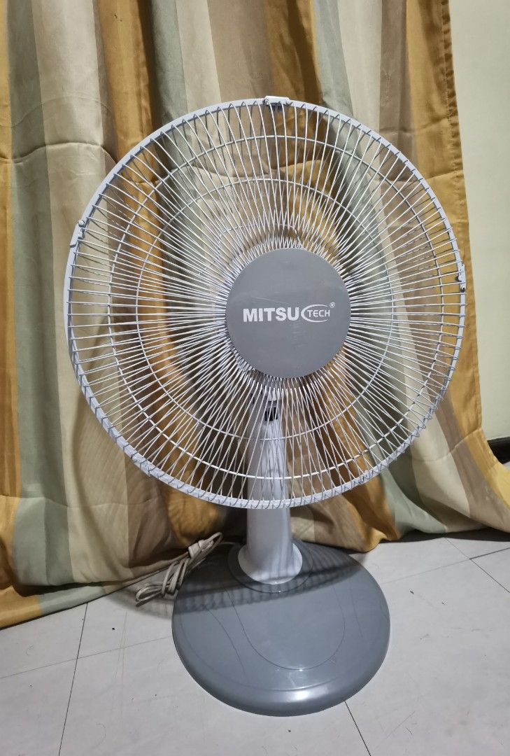 MitsuTech Desk Fan, Furniture & Home Living, Lighting & Fans, Fans on ...