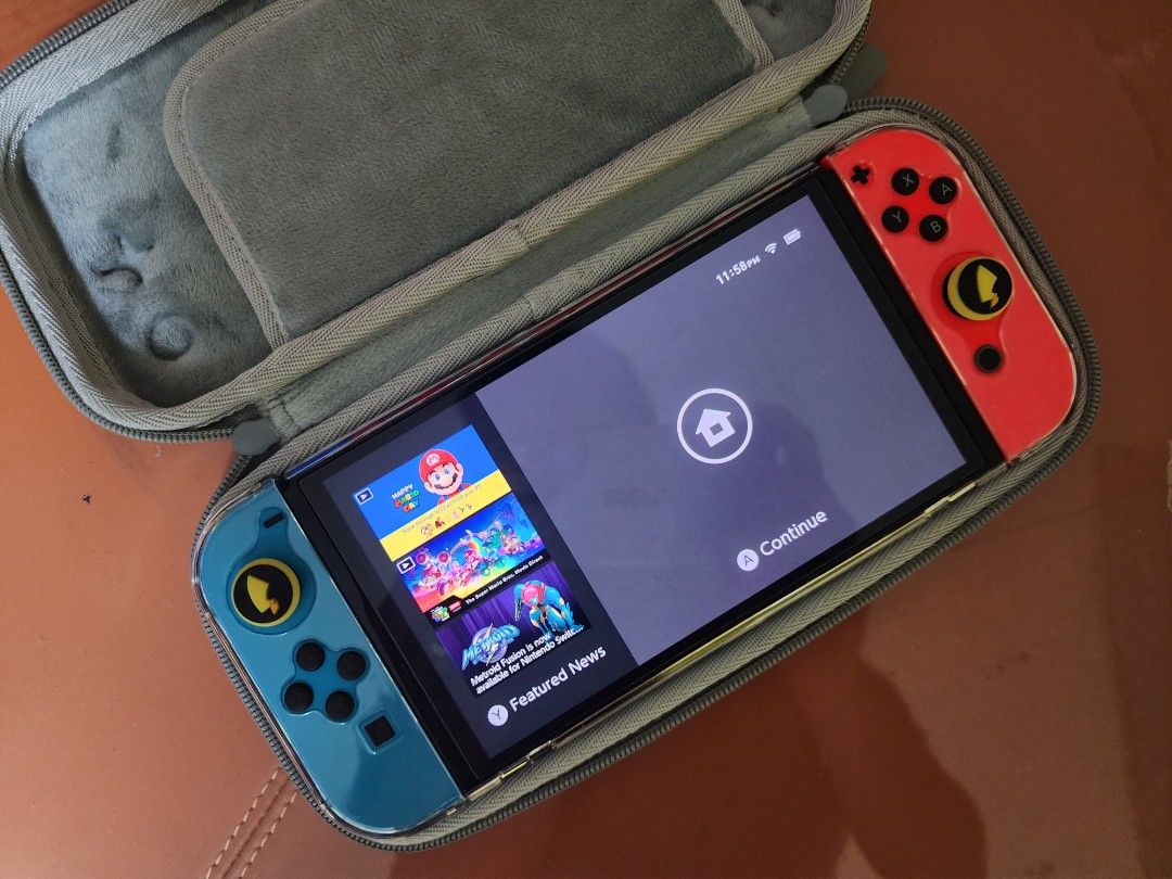 Nintendo OLED switch (full box with grip), Video Gaming, Video Game ...