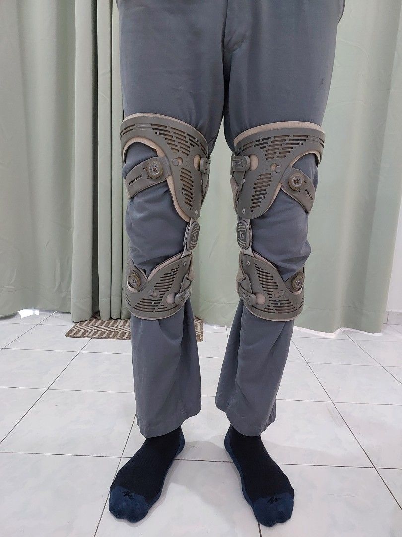 Ossur Unloader One (1 set left and right), Health & Nutrition, Braces ...