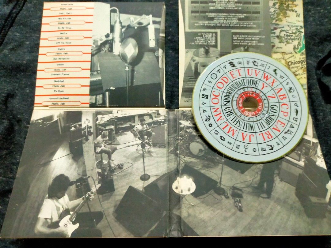 Pearl Jam - No Code, Hobbies & Toys, Music & Media, CDs & DVDs on Carousell