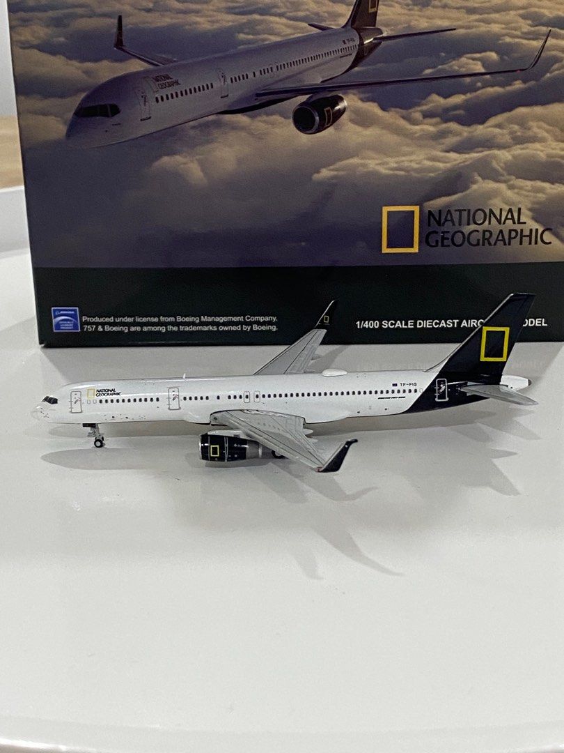 Phoenix Models Rare National Geographic 757-200, Hobbies & Toys, Toys ...