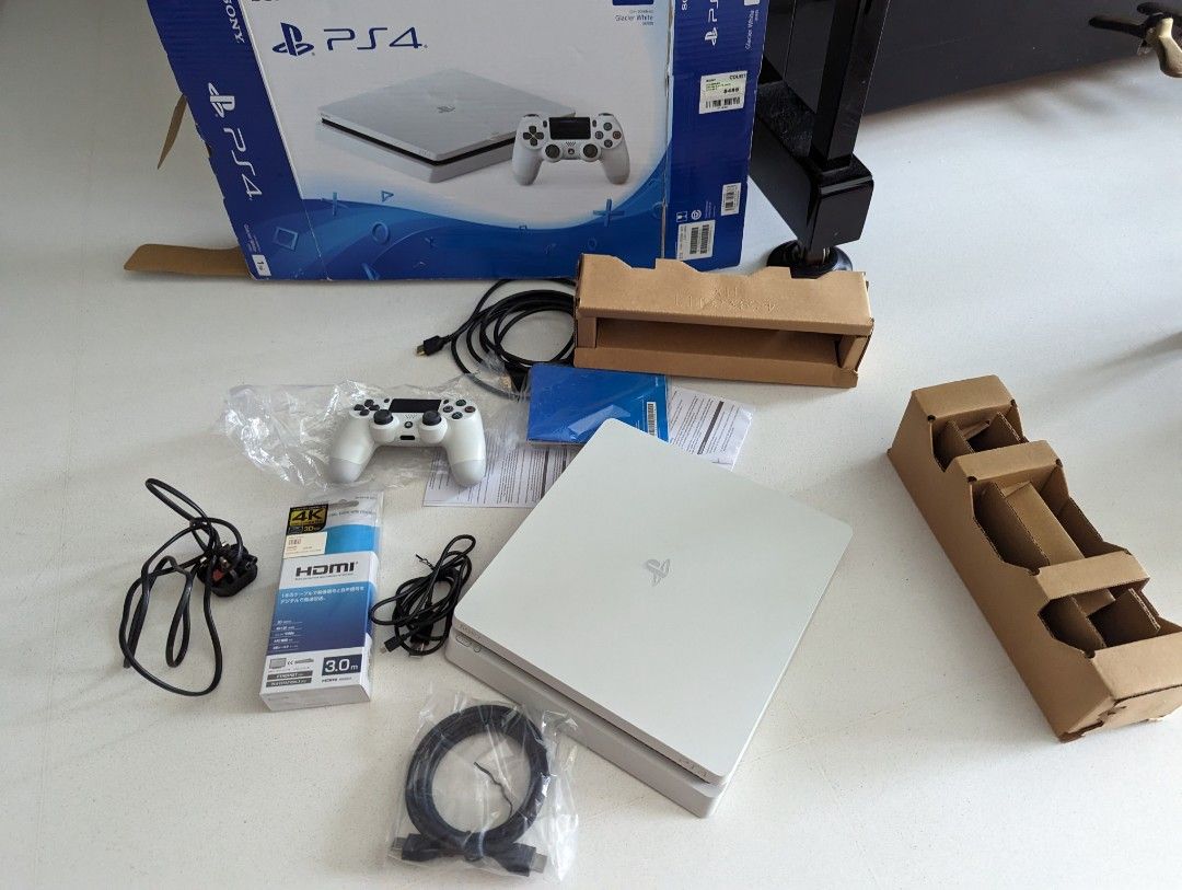 Playstation 4 slim 1TB white working with all items, Video Gaming ...
