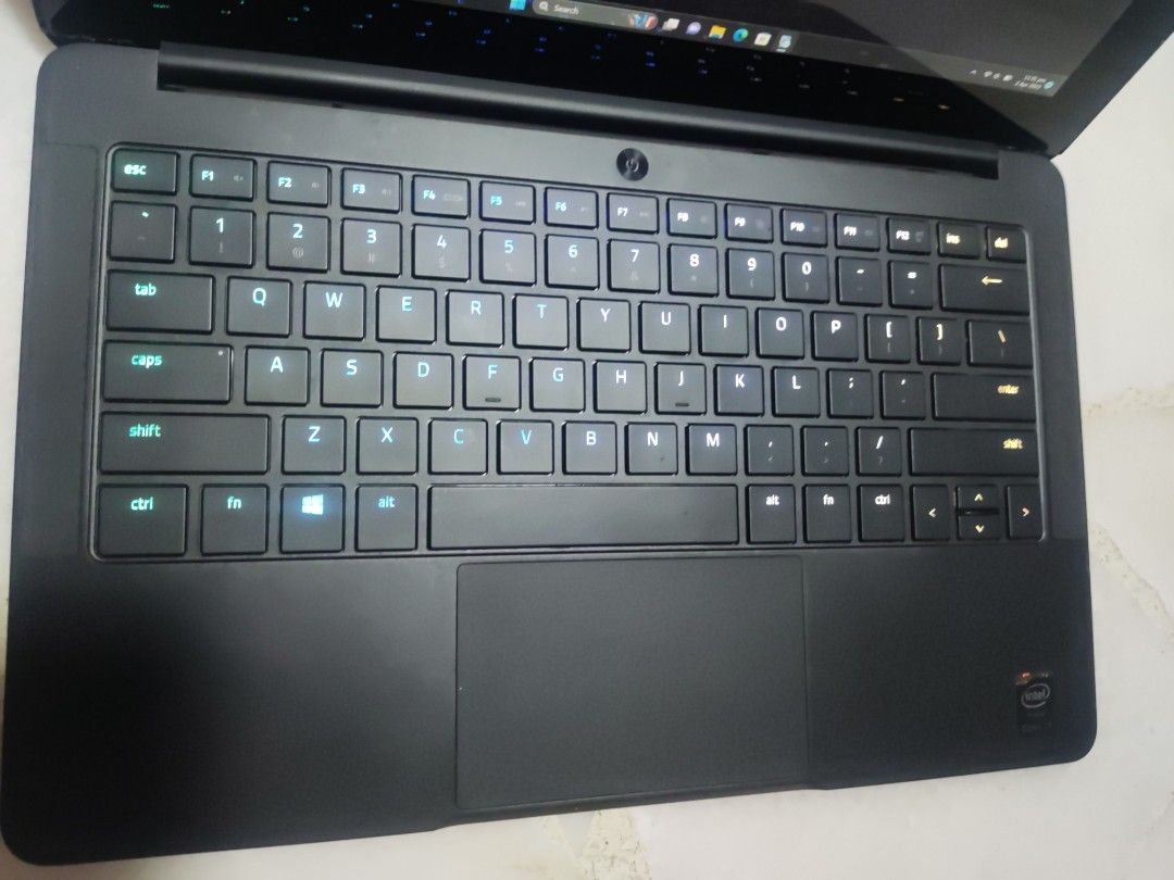 Razer Blade Stealth 2016 QHD 2k display Touchscreen capable i7-6th gen ...