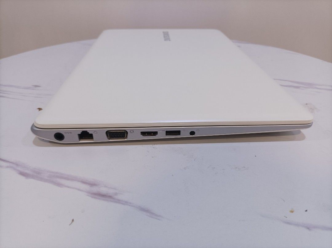 Samsung 15.6 inch i5 5200U ssd windiws 10, 電腦＆科技, 手提電腦 - Carousell