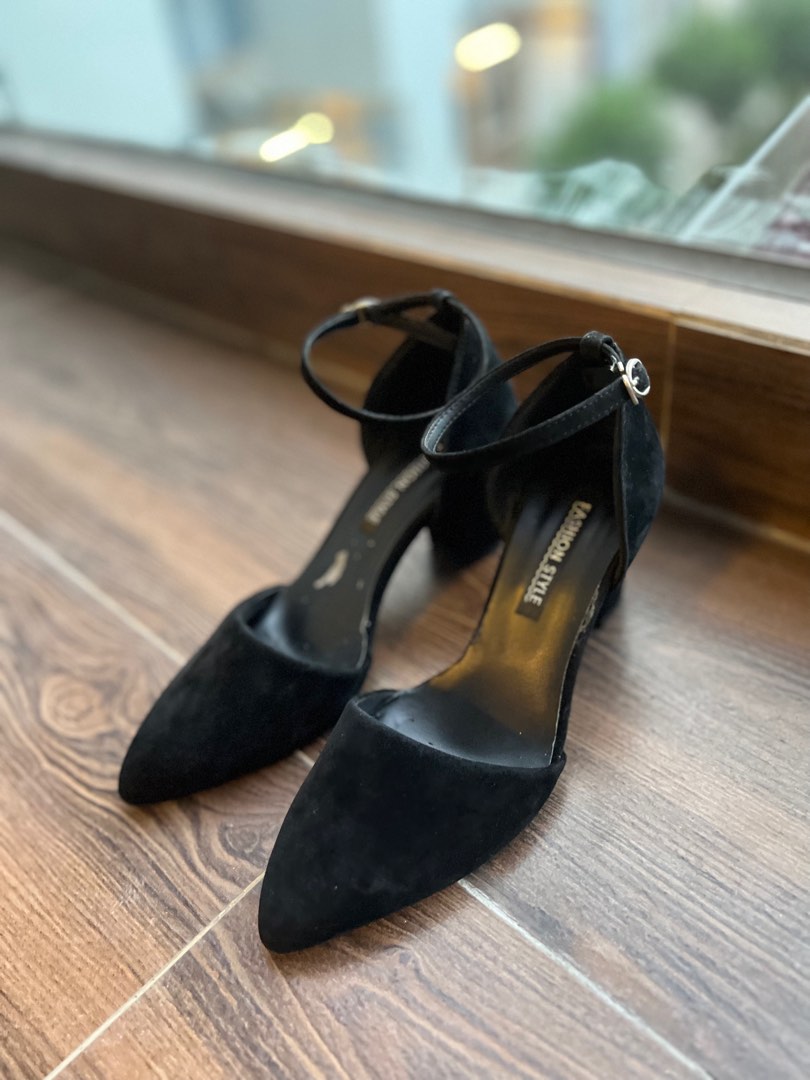 Sharp head high heels, Women's Fashion, Footwear, Heels on Carousell