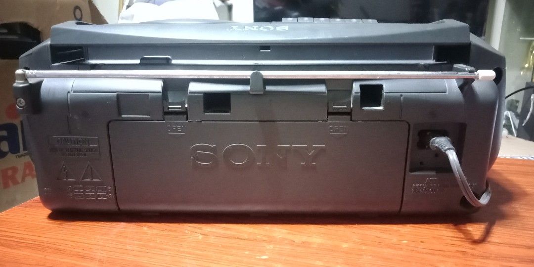 Sony CFD-S25 CD Radio Cassette Recorder, Audio, Portable Music Players ...