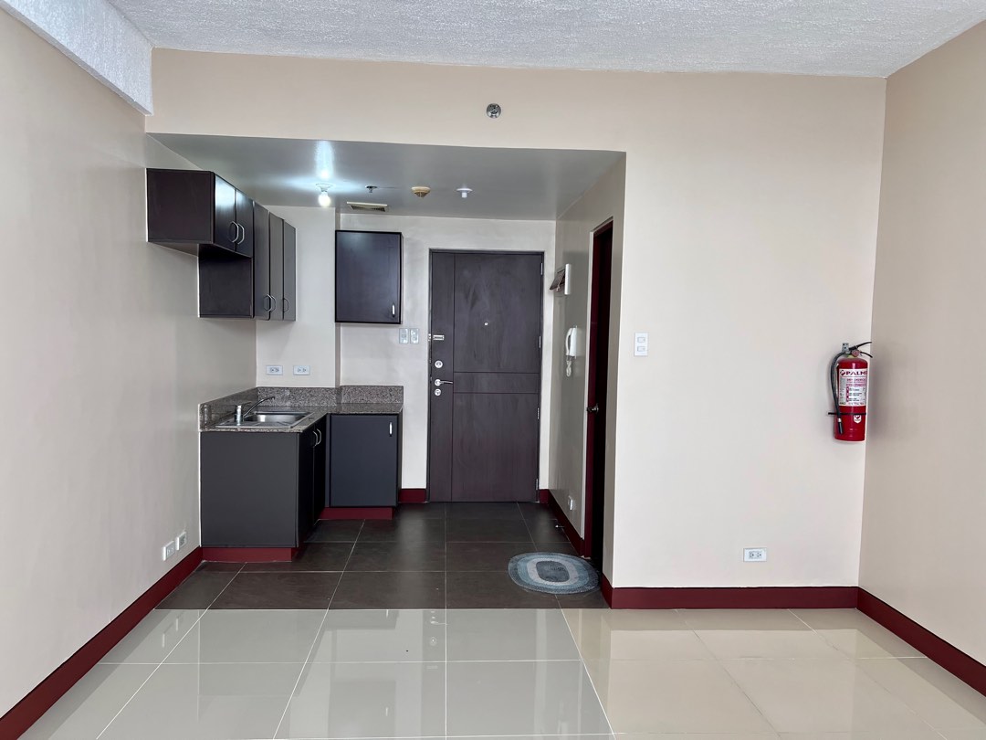 Studio Unit Manhattan Parkway Residences, Property, Rentals, Apartments ...