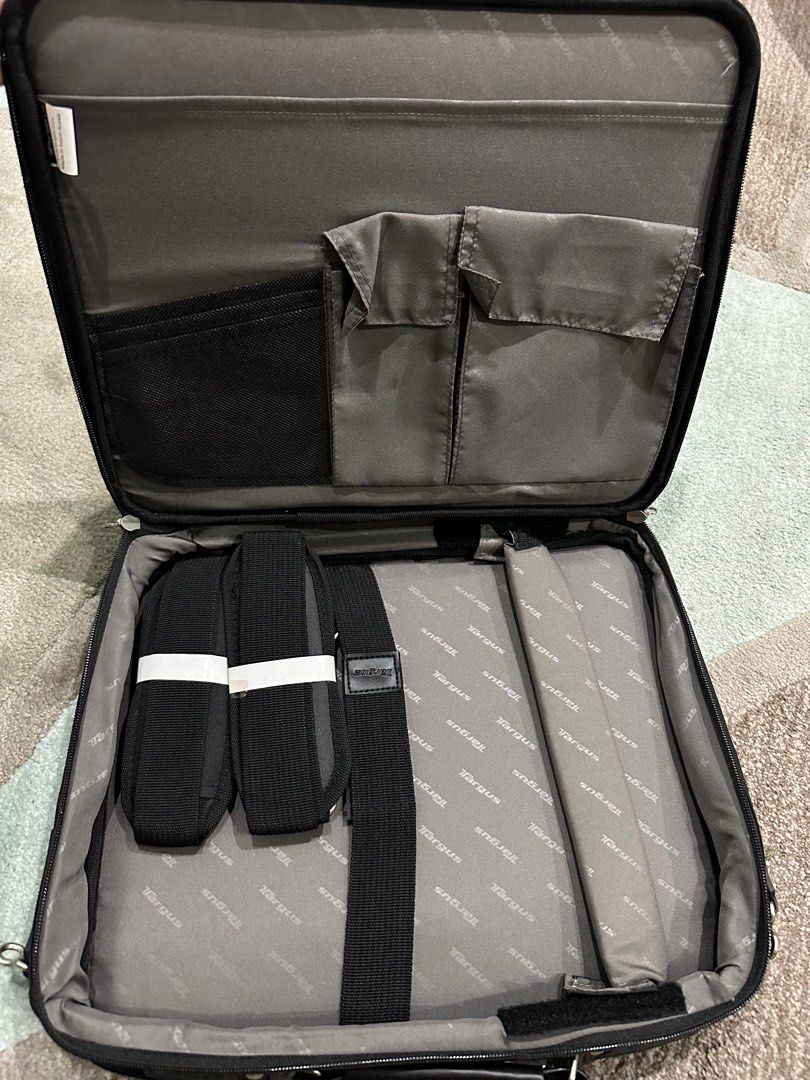 Targus clamshell Laptop Bag, Computers & Tech, Parts & Accessories, Laptop Bags & Sleeves on ...