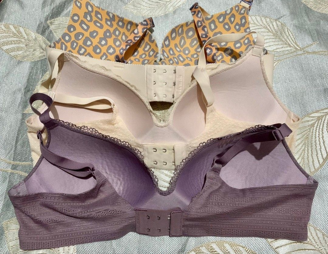 Uniqlo Lace 3D hold wireless bundle bras on Carousell
