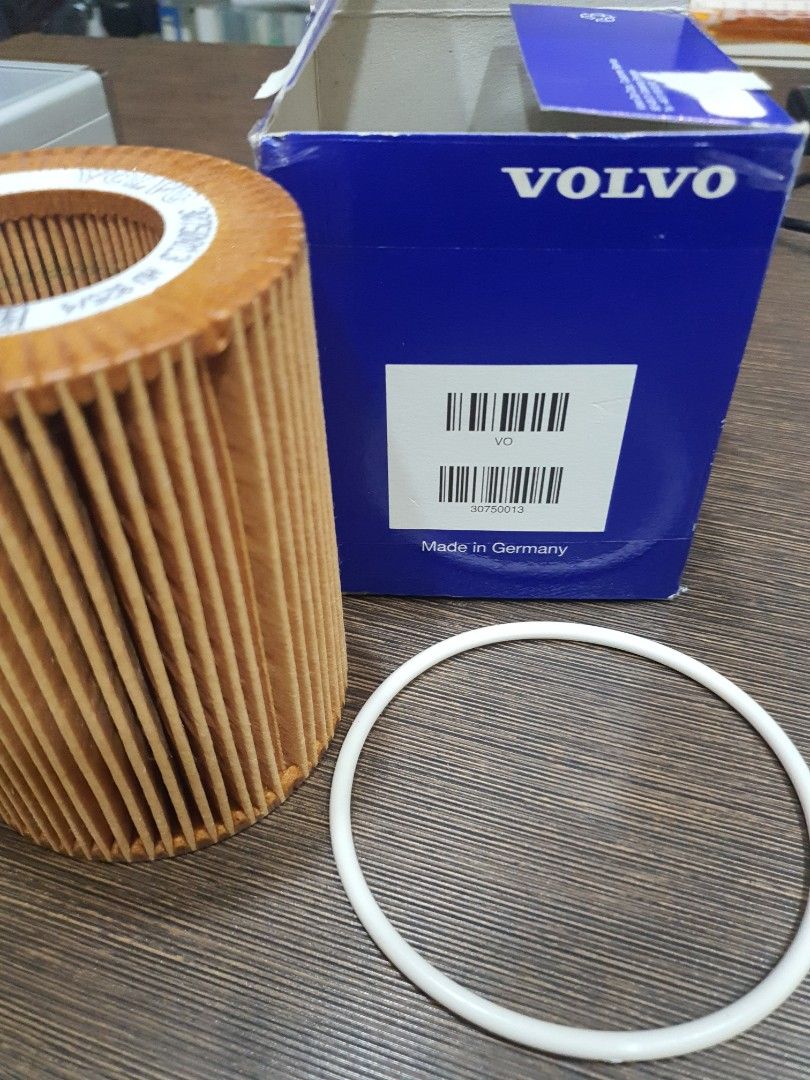 Volvo XC60 T5 oil filter, Car Accessories, Accessories on Carousell