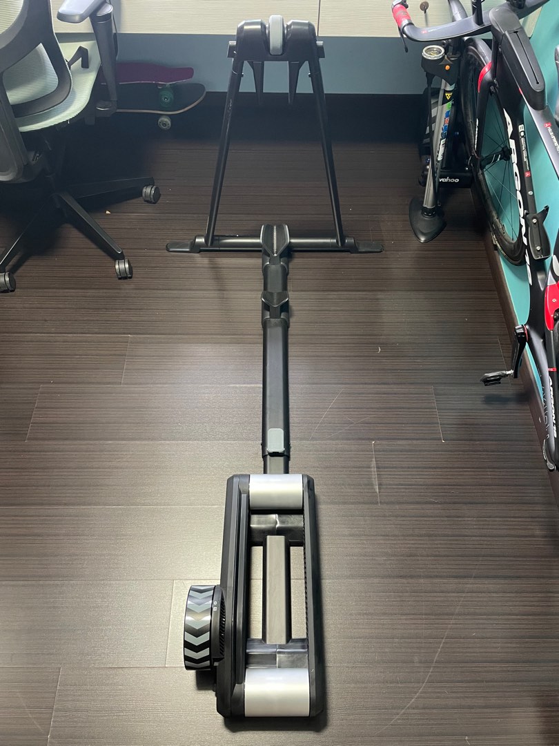 Wahoo Kickr Roller, Sports Equipment, Other Sports Equipment and ...