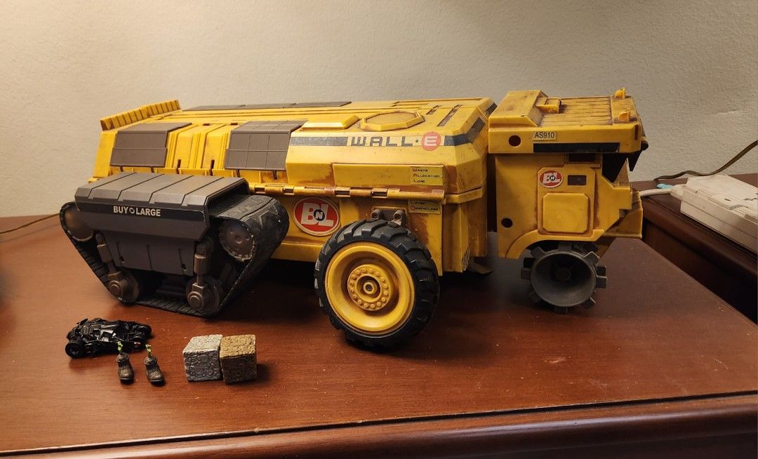 Disney Pixar Wall-E Transport Vehicle Playset, Hobbies & Toys, Toys ...