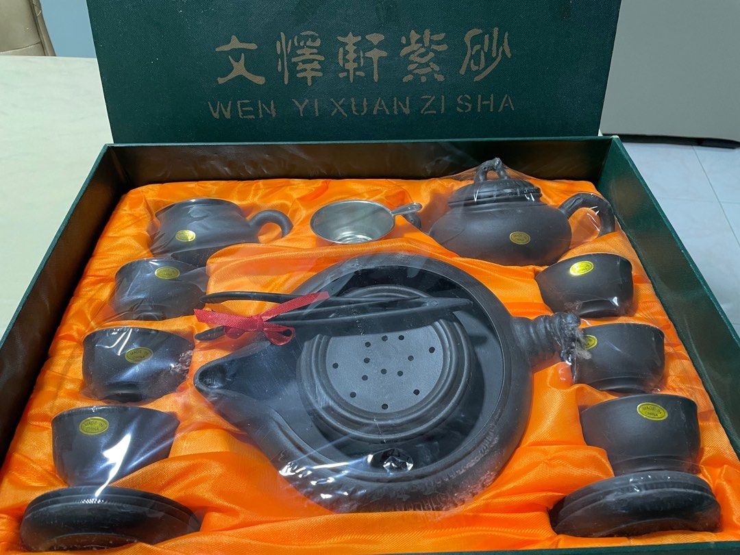 Wen Yi Xuan Zi Sha tea pot set, Furniture & Home Living, Kitchenware ...