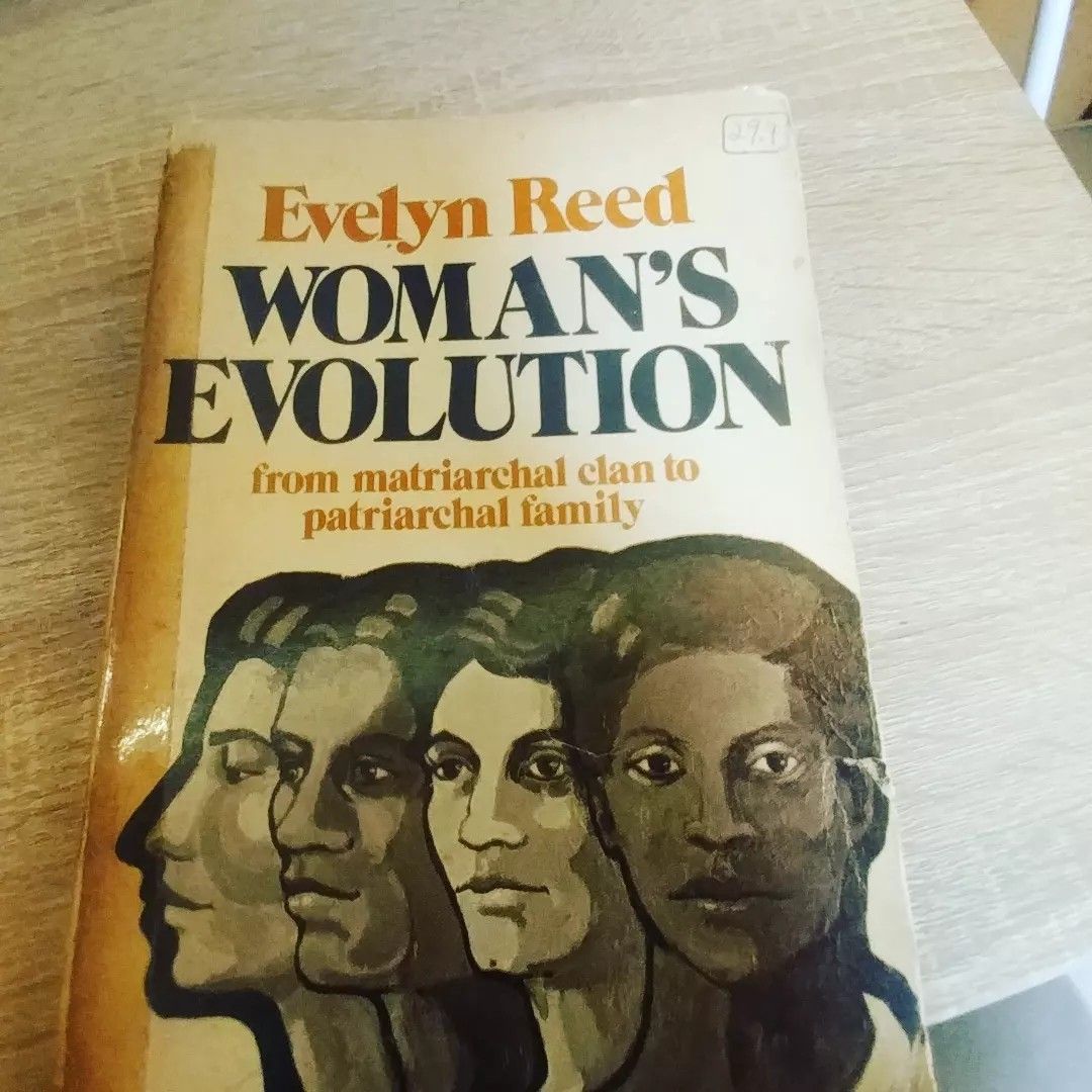 Women's evolution/evelyn reed, 興趣及遊戲, 書本 & 文具, 小說及非小說 - Carousell
