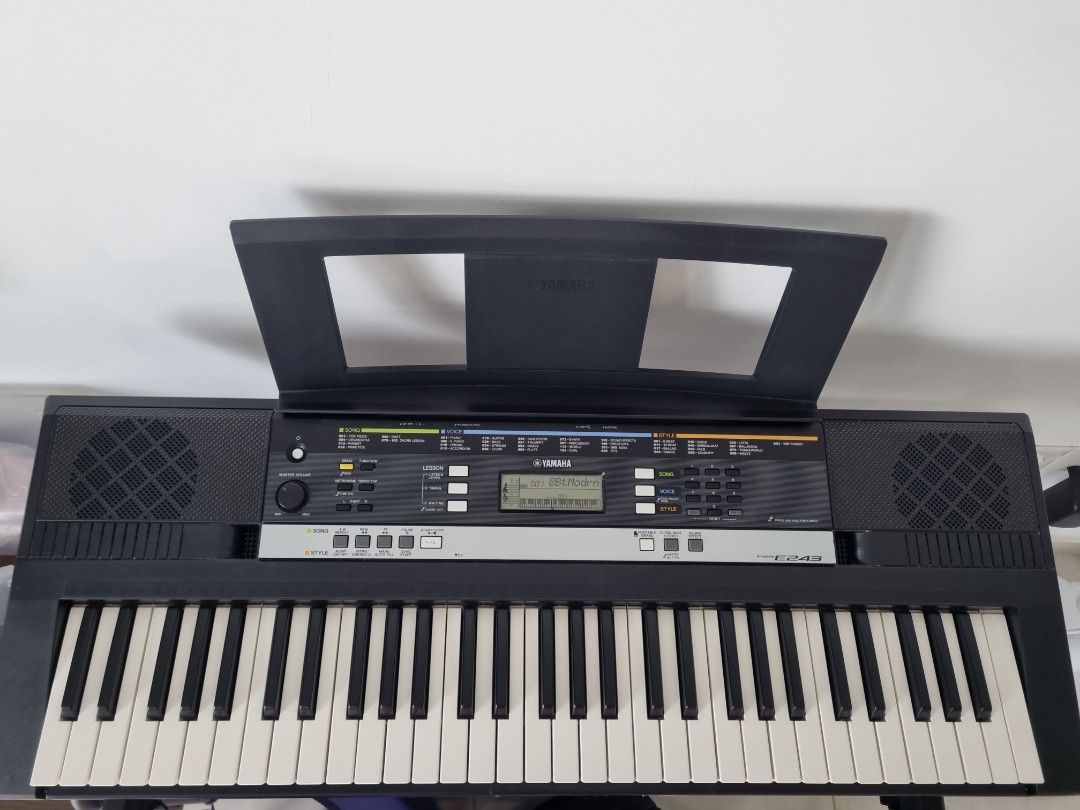 Yamaha Keyboard Organ (comes with stand), Hobbies & Toys, Music & Media ...