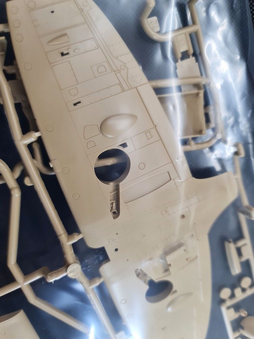 1/48 #61035 Tamiya British Royal Air Force Fighter Supermarine Spitfire Mk Vb Trop c/w #FE256 ...