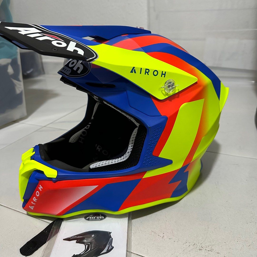 Airoh Twist 2.0 Azure Helmet XXL XL off road motorcross, Motorcycles ...