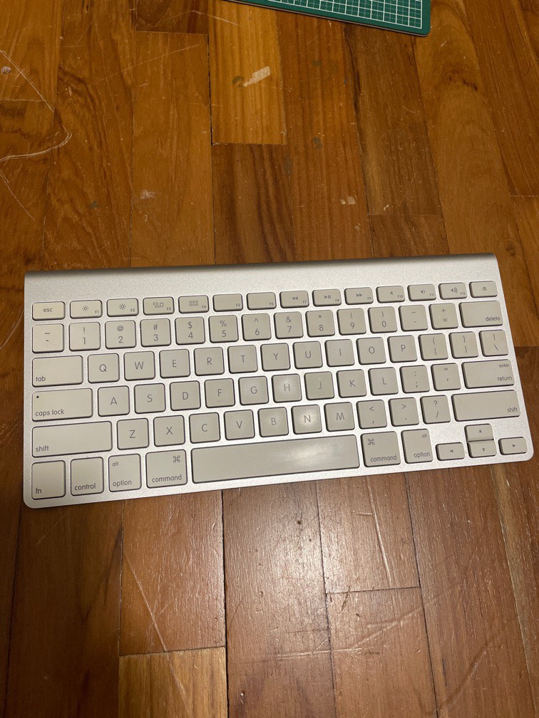 Apple magic keybord, Computers & Tech, Parts & Accessories, Computer ...