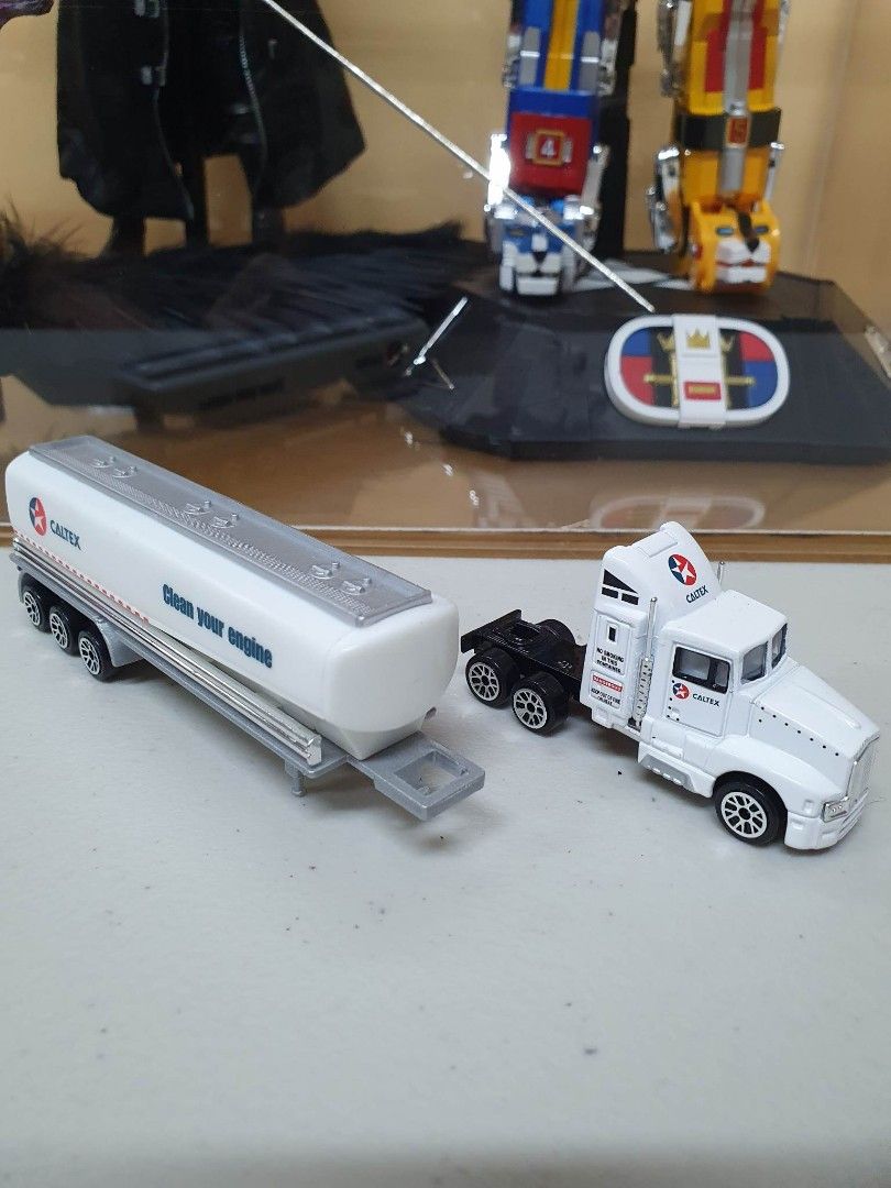 Caltex fuel tanker and fleet 4 vehicle set, Hobbies & Toys, Memorabilia ...