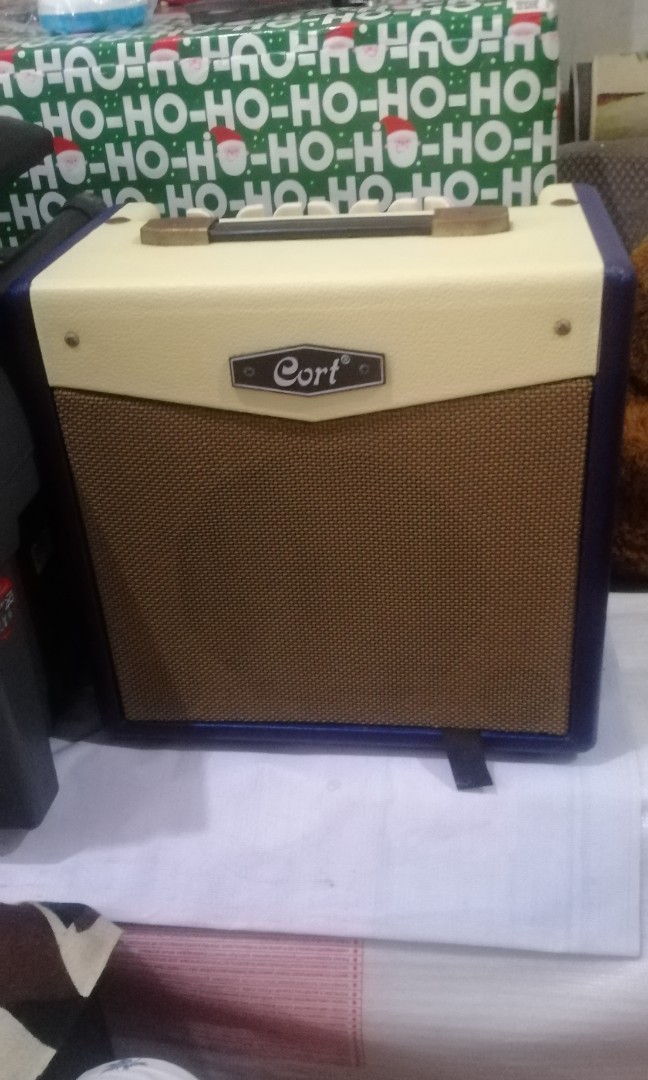 Cort Guitar Amplifier with reverb, Hobbies & Toys, Music & Media ...