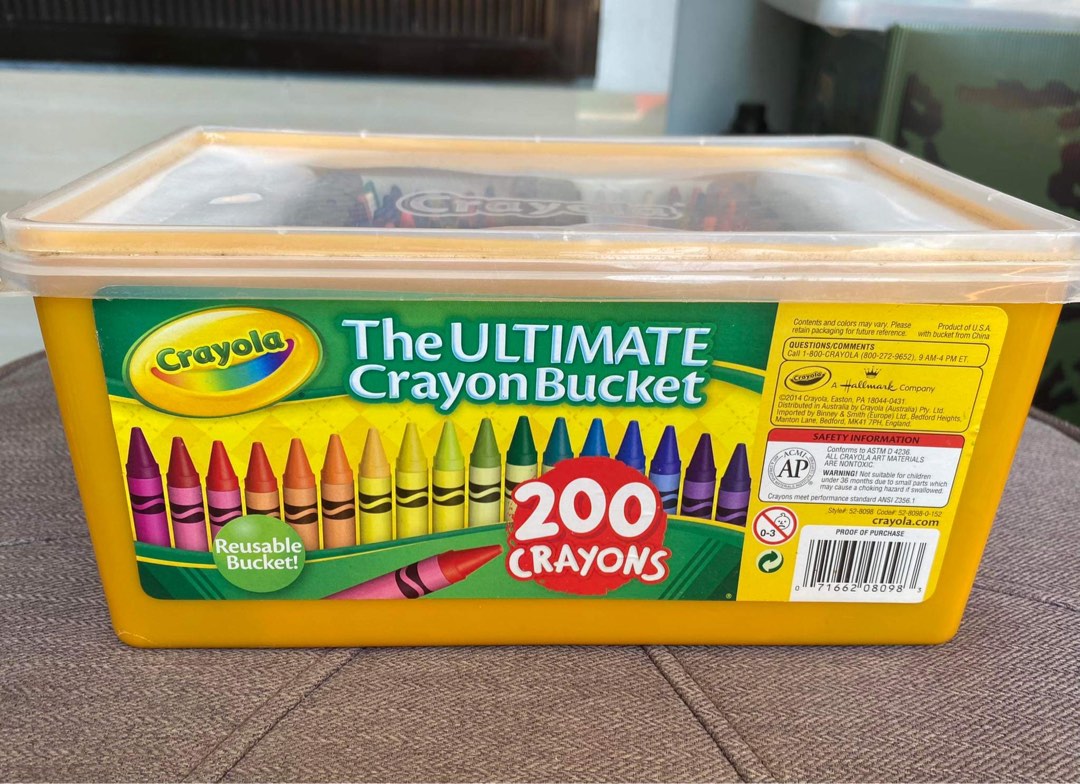 Crayola Ultimate Crayon Bucket 200 Crayons on Carousell