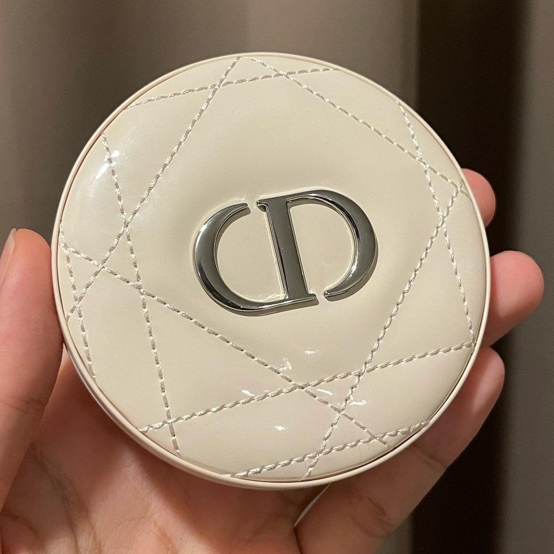 Dior Blush, Kesehatan & Kecantikan, Rias Wajah di Carousell