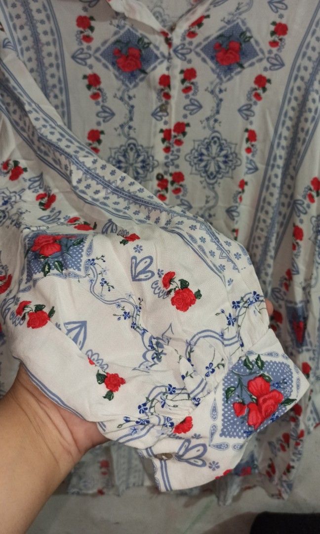 #38PR Fix Pose Bunga, Fesyen Wanita, Pakaian Wanita, Atasan di Carousell