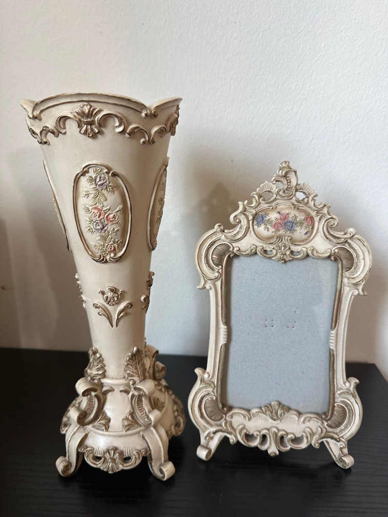 Flower vase and photo frame set, Furniture & Home Living, Home Decor ...